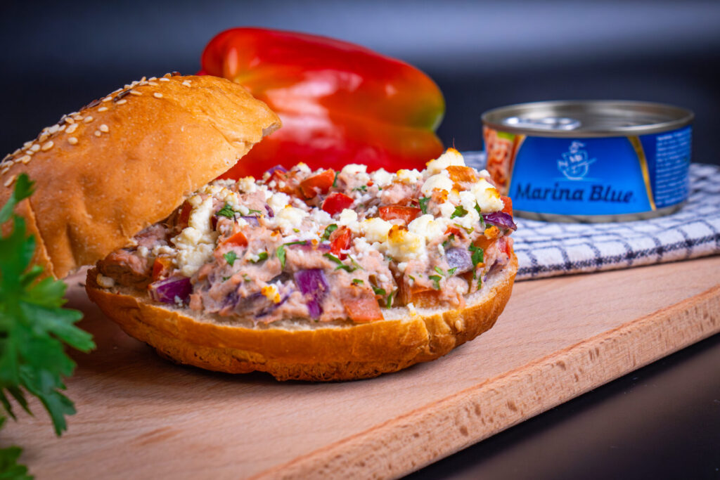 Sandwich Bagel Crocant cu Ton – Darinne Distribution